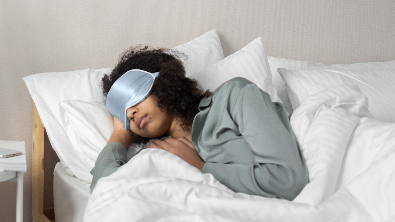 Sleeping Accessories You Can Trust: Silk Sleep Eyemask – Puredown